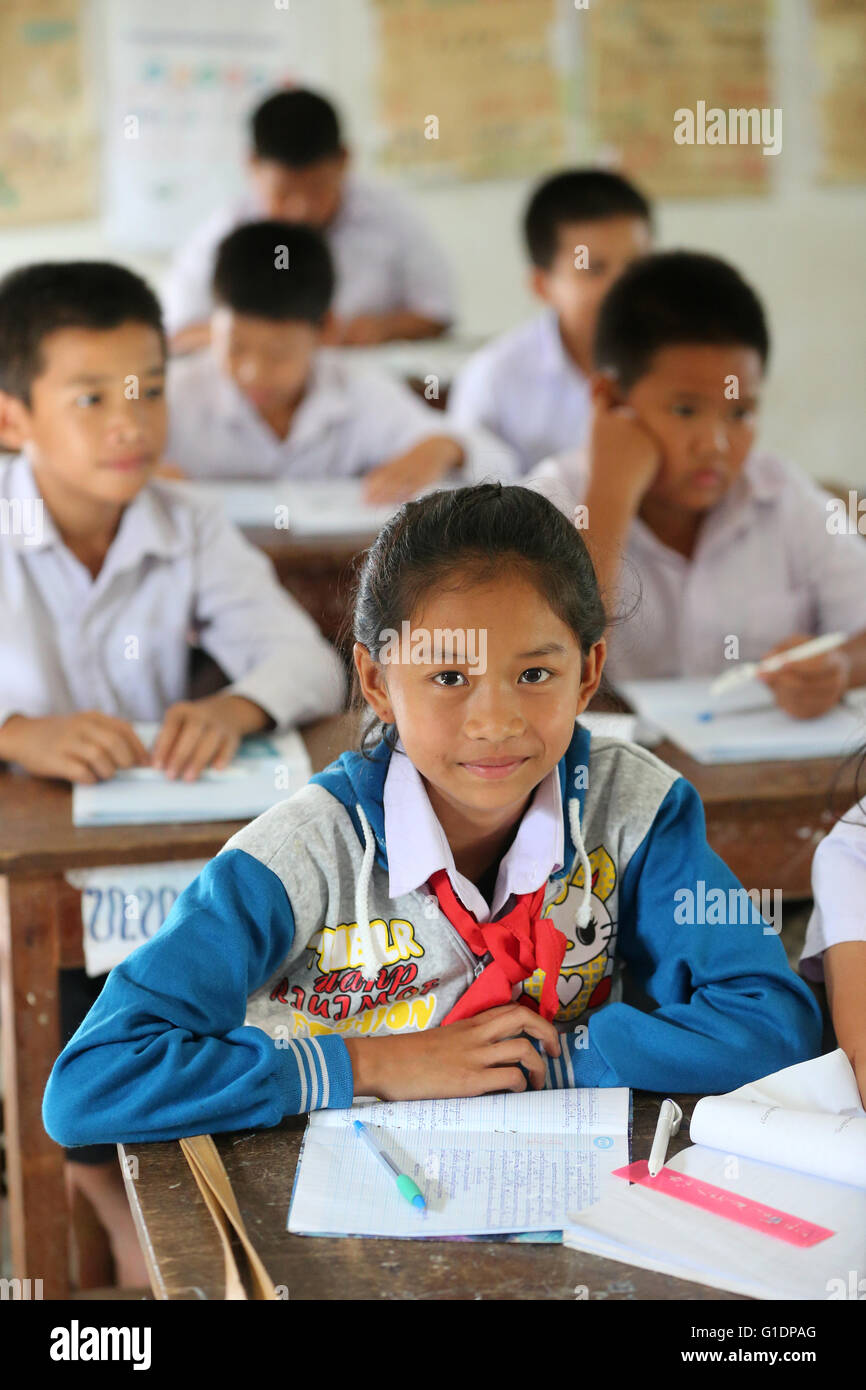 Elementary school. Schoolchildren in classroom. Vang Vieng. Laos Stock ...