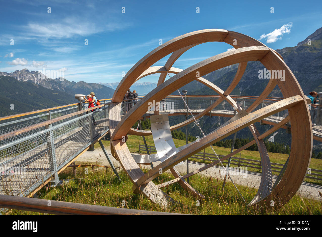 Large wood sundial hi-res stock photography and images - Alamy