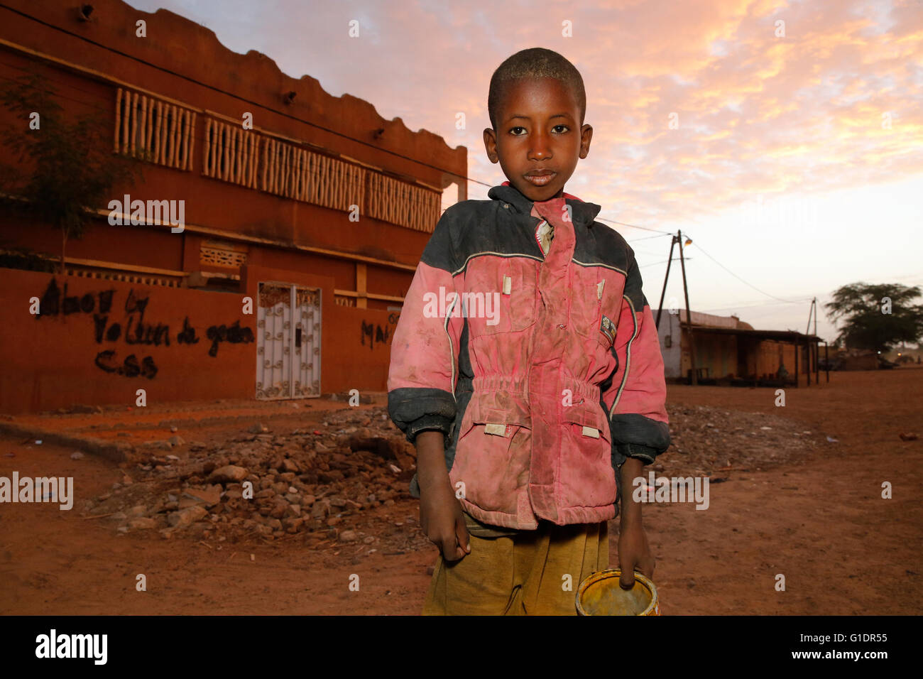 Talibe. Richard Toll. Senegal Stock Photo - Alamy