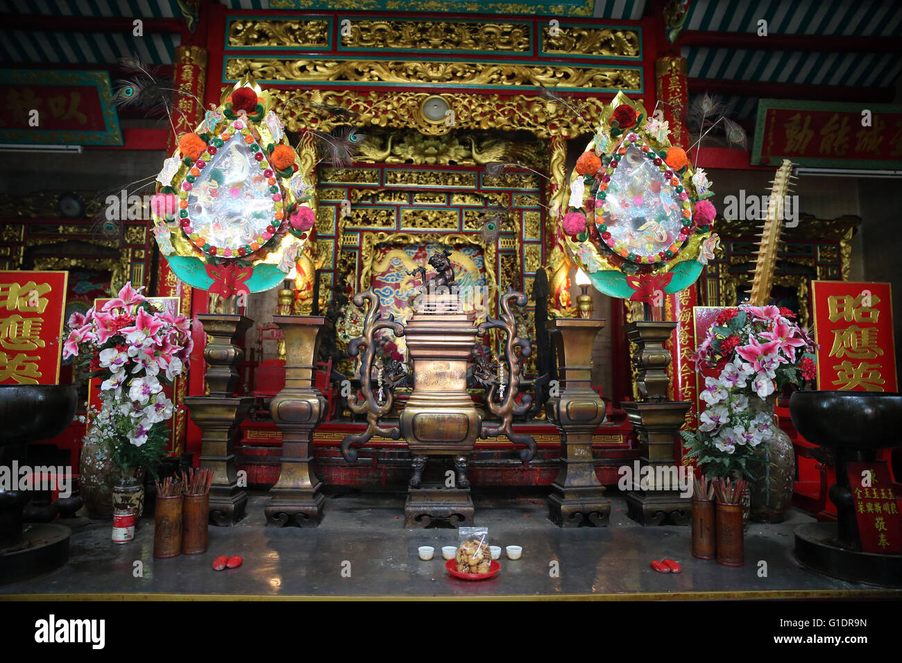 Buddhist chinese temple. Main altar. Bangkok. Thailand Stock Photo - Alamy