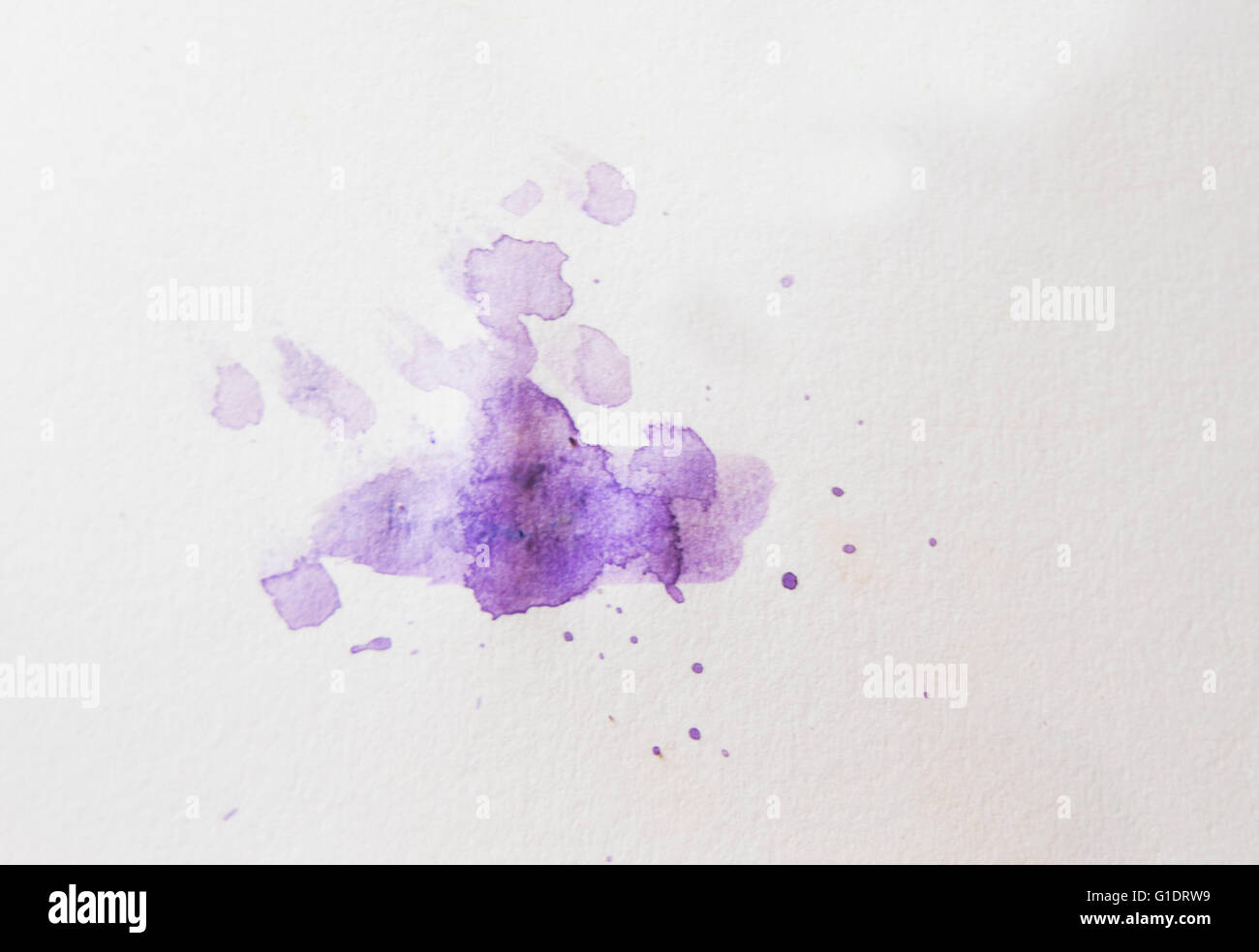 Purple paint splatter hi-res stock photography and images - Alamy