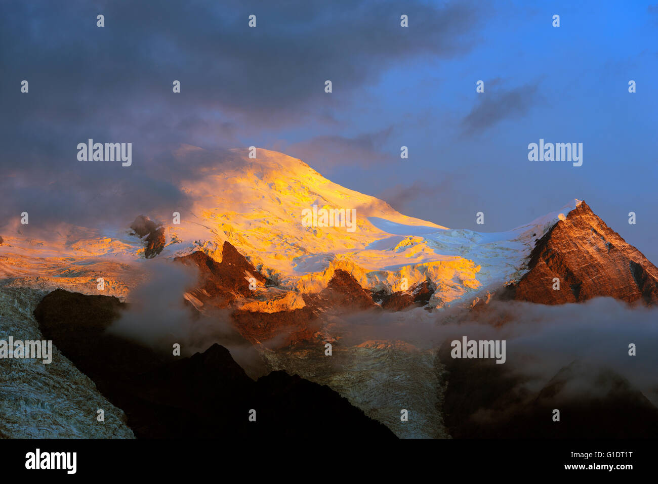 Mountain mont blanc sunset hi-res stock photography and images - Alamy