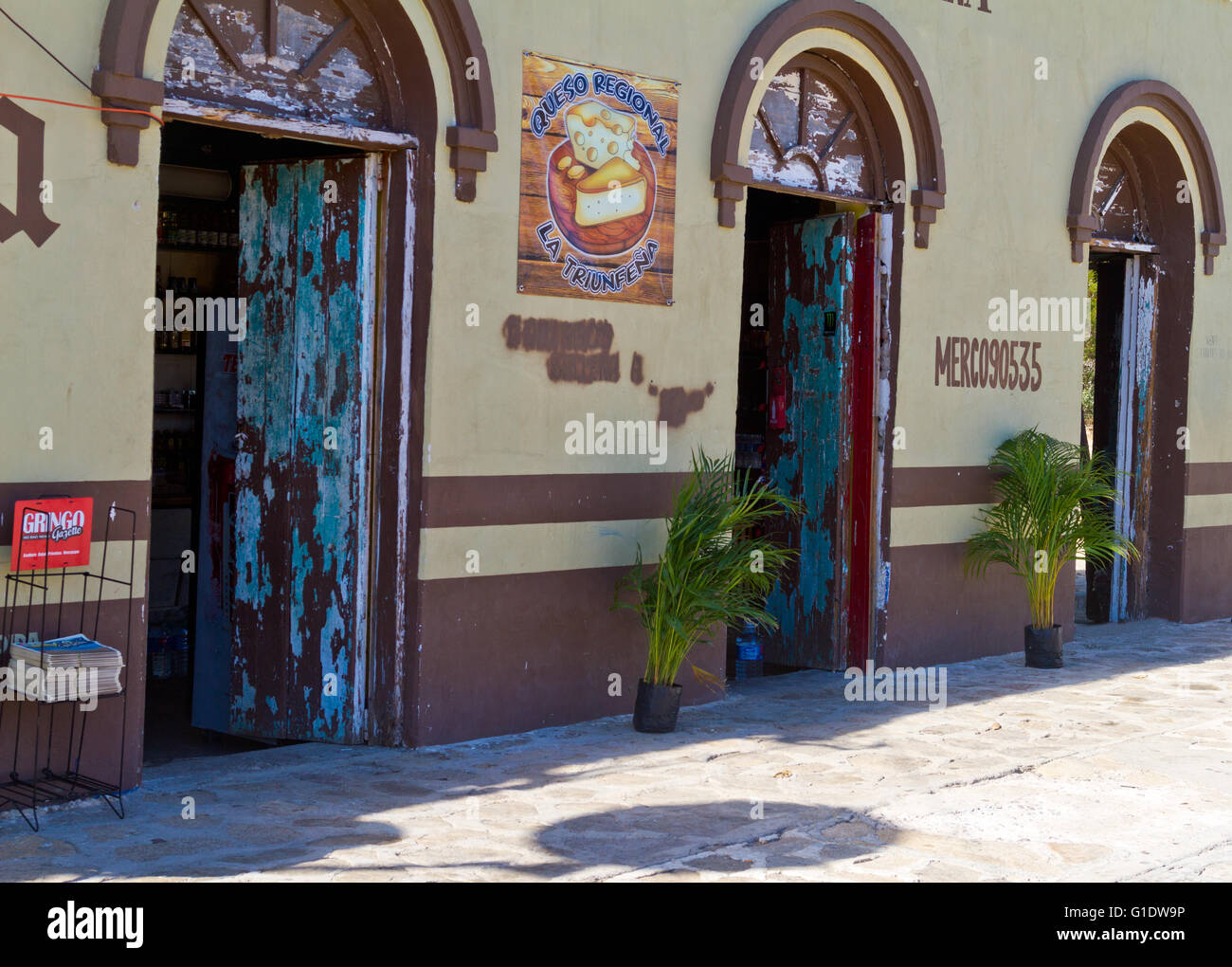 Rustic doors hi-res stock photography and images - Alamy