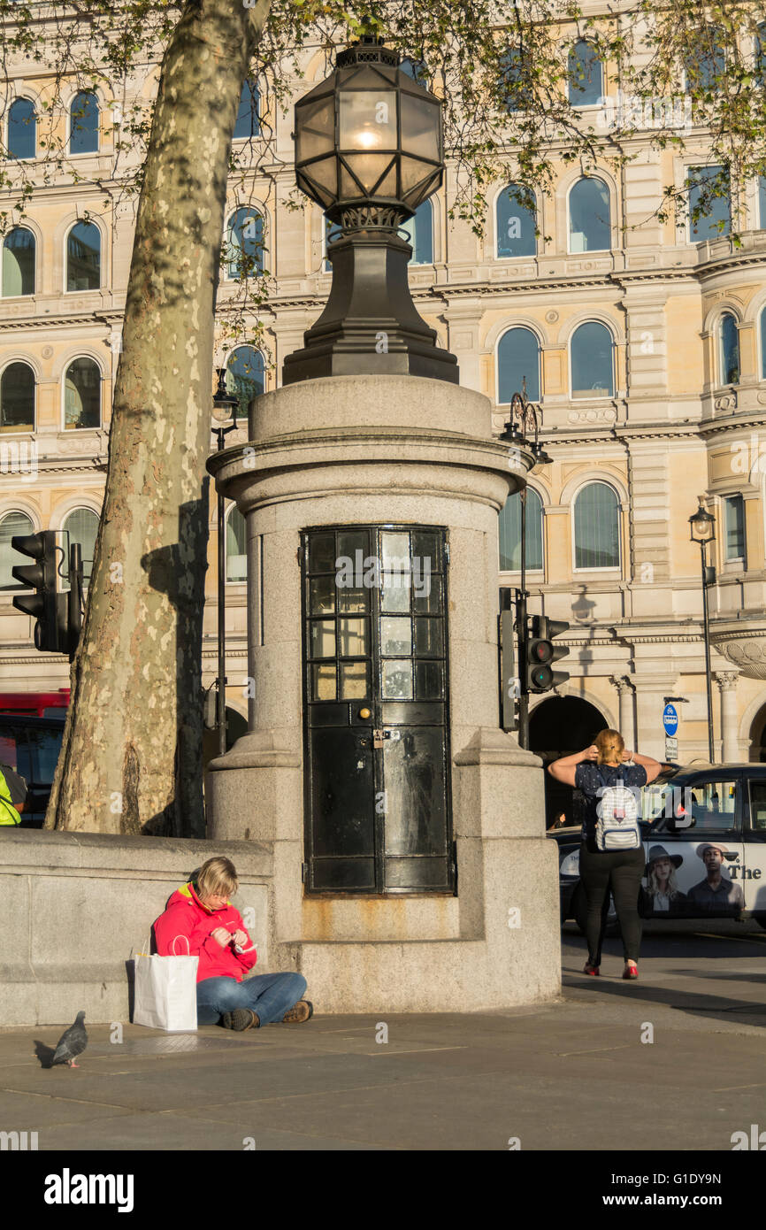 The UK's smallest Police station in Trafalgar Square in London Stock ...