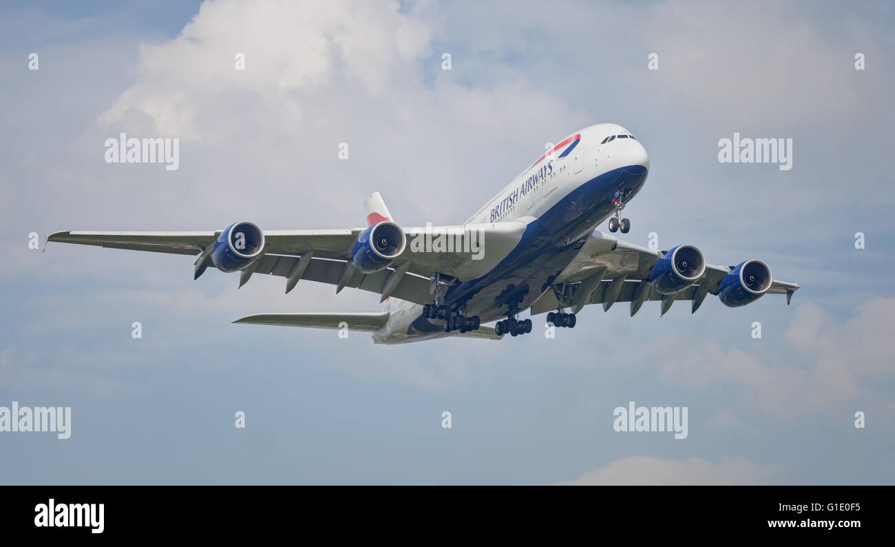 British Airways Airbus a380 Super Jumbo G-XLEH coming into land at ...