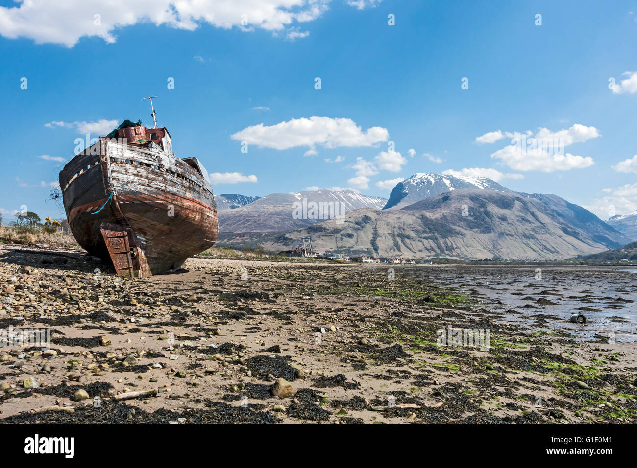 Shipwreck on the Loch Linnhe beach at Corpach with Ben Nevis & Fort ...