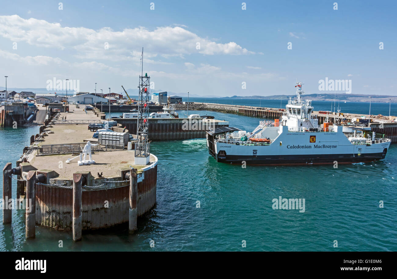 Caledonian Macbrayne ferry Lochinvar arrives in Mallaig Harbour Mallaig ...