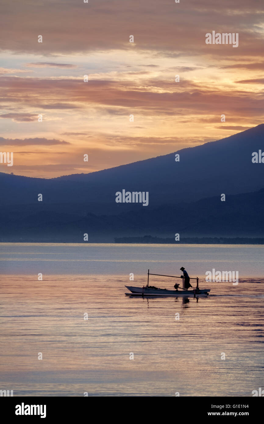 Fisherman in the sea hi-res stock photography and images - Alamy
