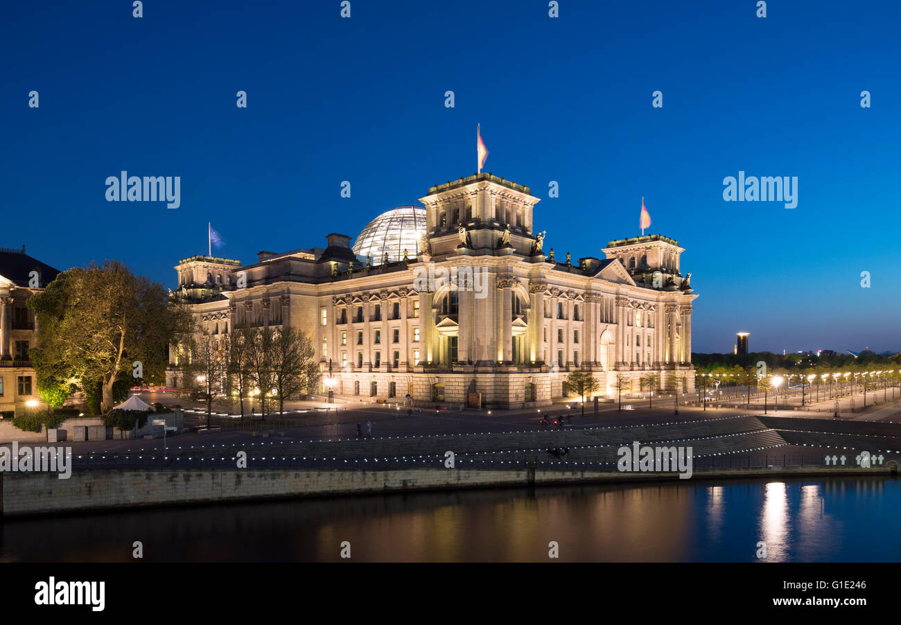 Evening view of the Reichstag Parliament building in Berlin Germany ...