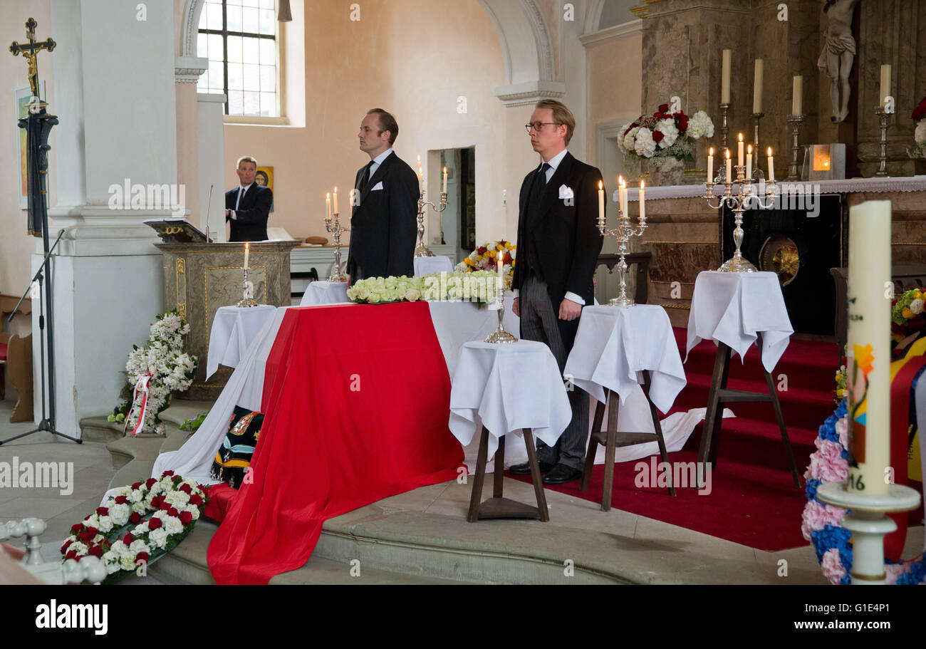 Castell, Germany. 13th May, 2016. Conradin Count of Castell-Castell (r ...