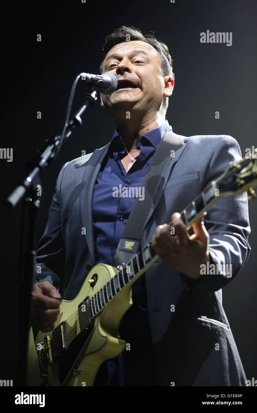 Sean moore of the manic street preachers hi-res stock photography and ...