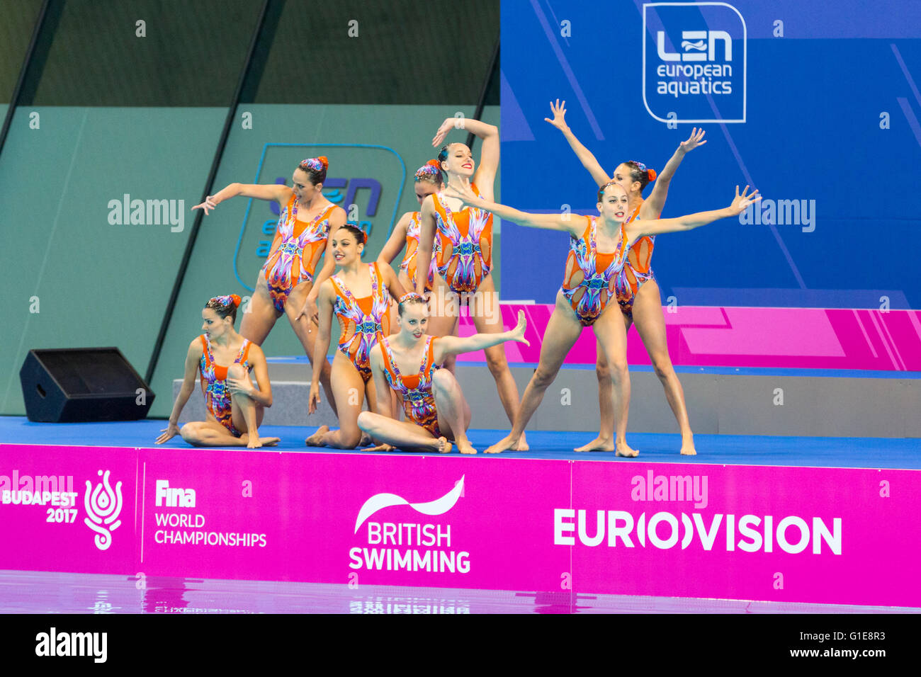 Spanish synchronized swimming team hi-res stock photography and images ...