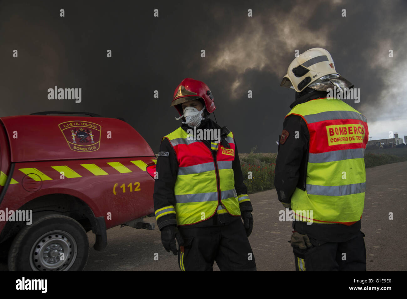 Madrid, Spain. 13th May, 2016. A fire, allegedly caused, fire a ...