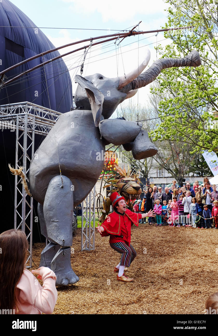 Brighton UK 14th May 2016 - The Biggest Marionette Circus In The World ...
