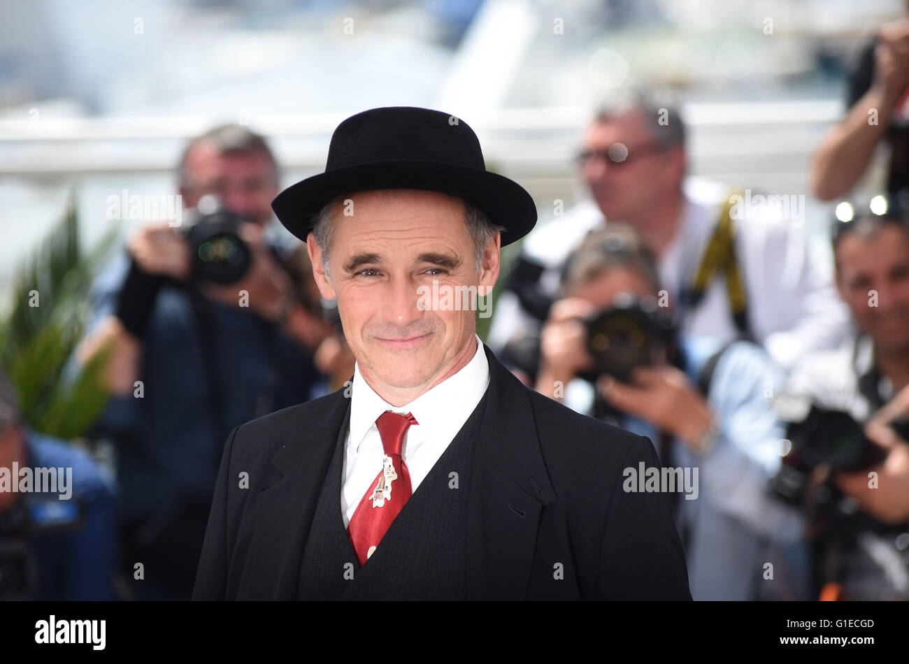 Cannes, France. 14th May, 2016. British actor Mark Rylance pose during ...