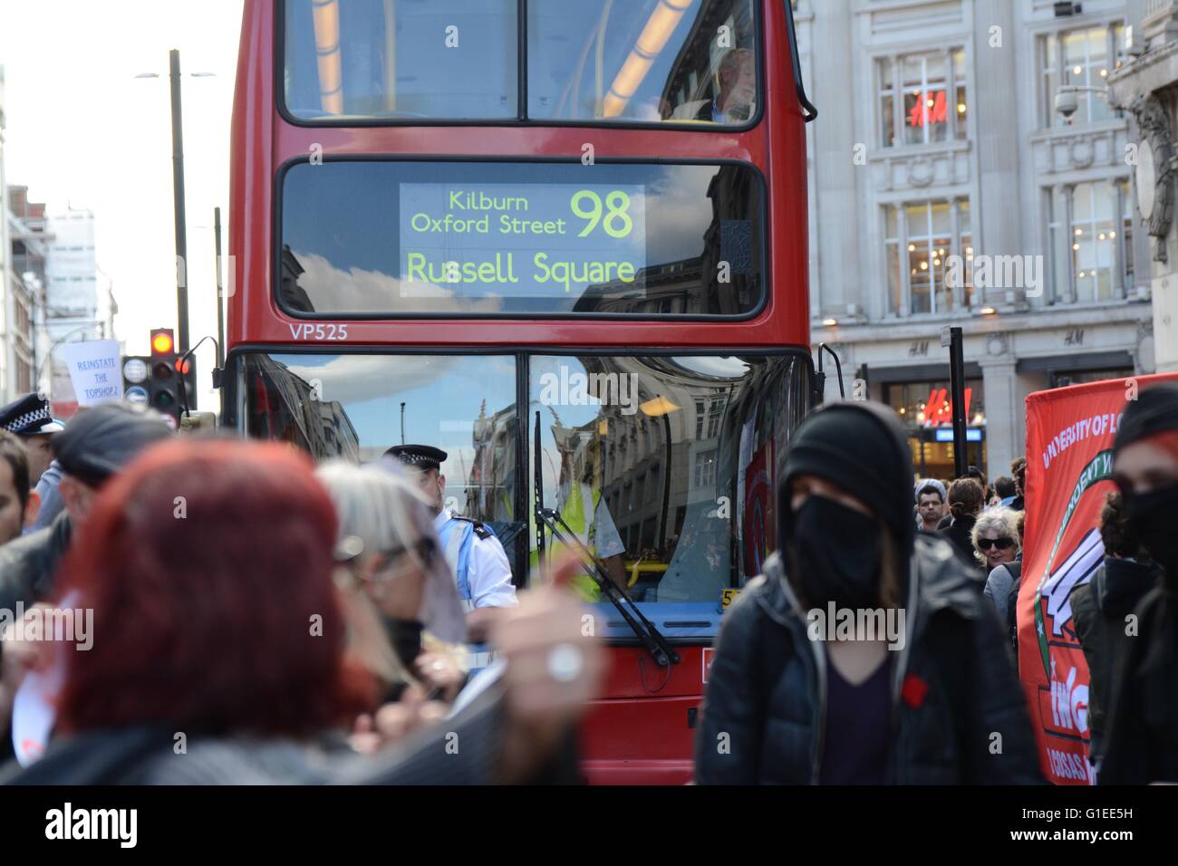 Number 98 bus hi-res stock photography and images - Alamy