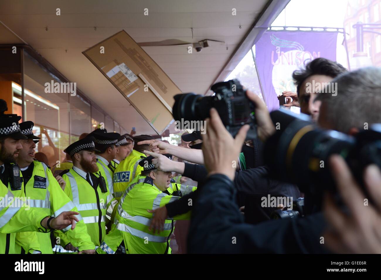 Skirmish line hi-res stock photography and images - Alamy