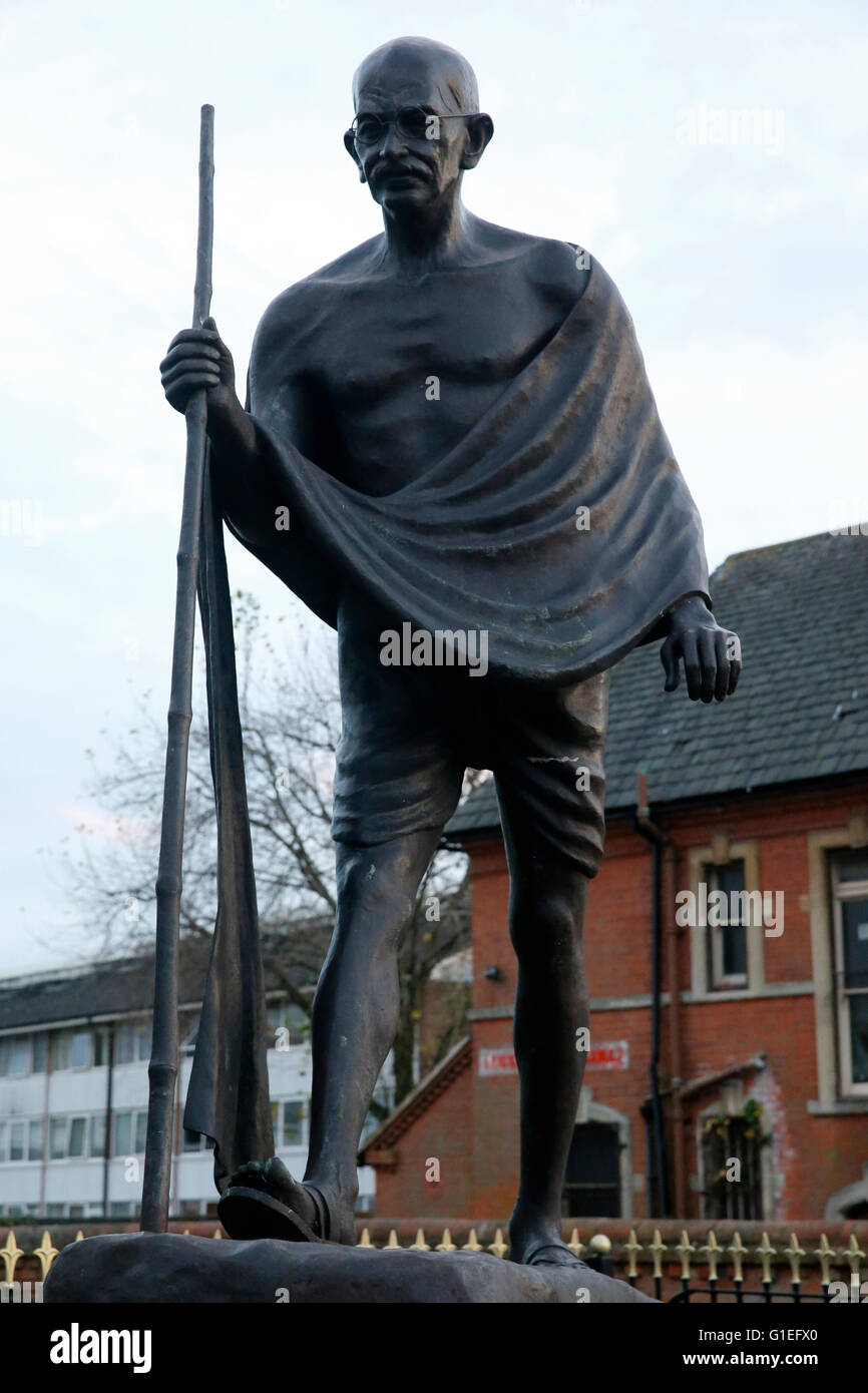 Gandhi statue on Leicester's Golden Mile. Great Britain Stock Photo - Alamy