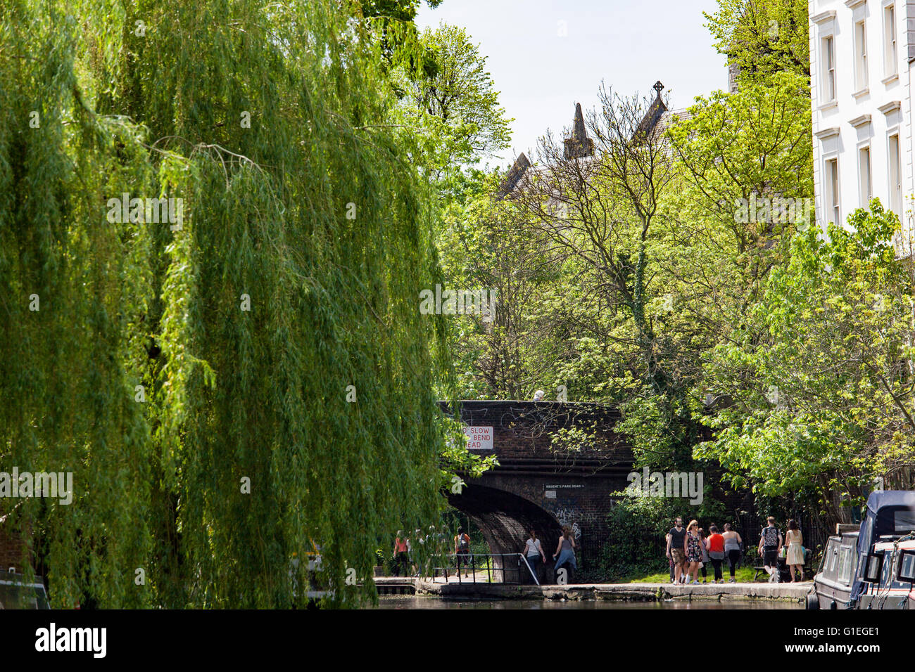 Bridge to primrose hill hi-res stock photography and images - Alamy