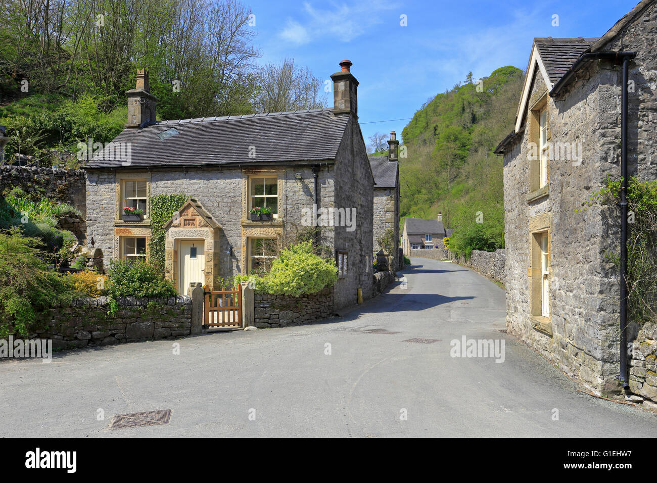 Milldale village, Dovedale Peak District National Park, Staffordshire ...