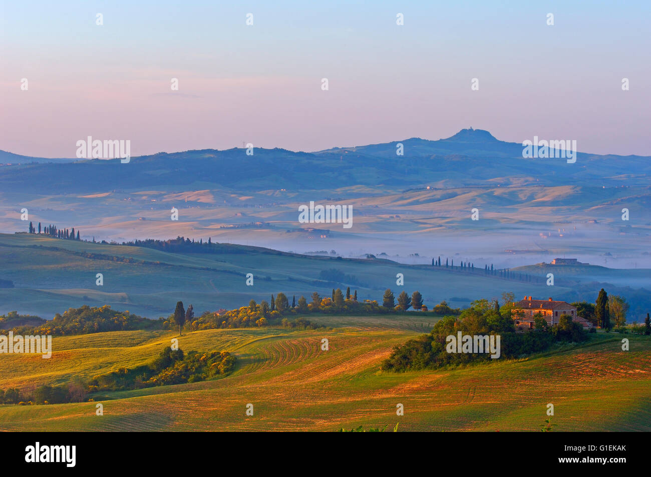 Val d'Orcia, Orcia Valley at dawn, Morning fog, UNESCO World Heritage ...