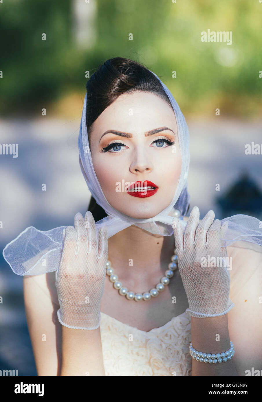 Beautiful vintage woman hi-res stock photography and images - Alamy