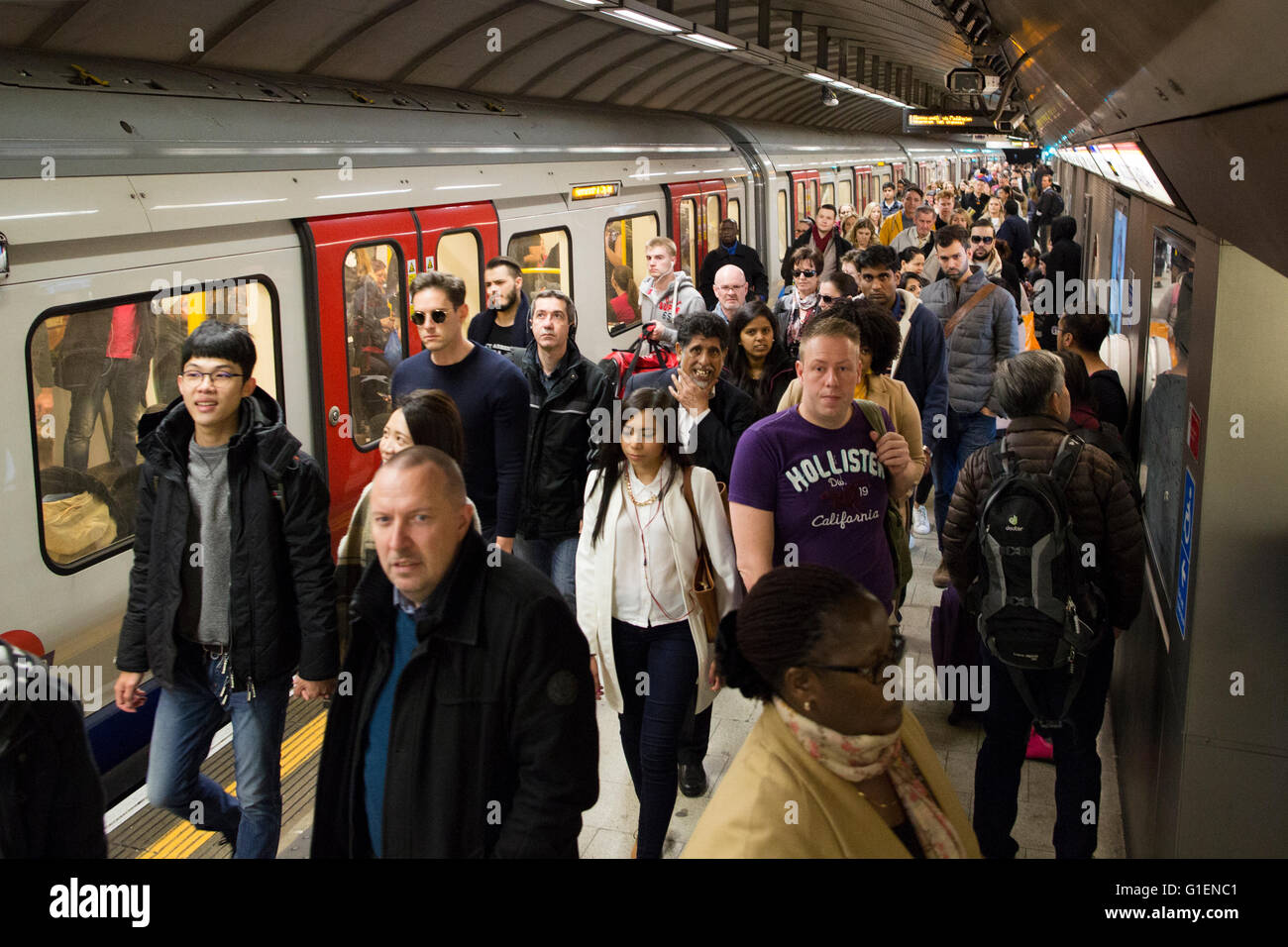 Rush Hour at Waterloo Tube Station on the London Underground, London ...