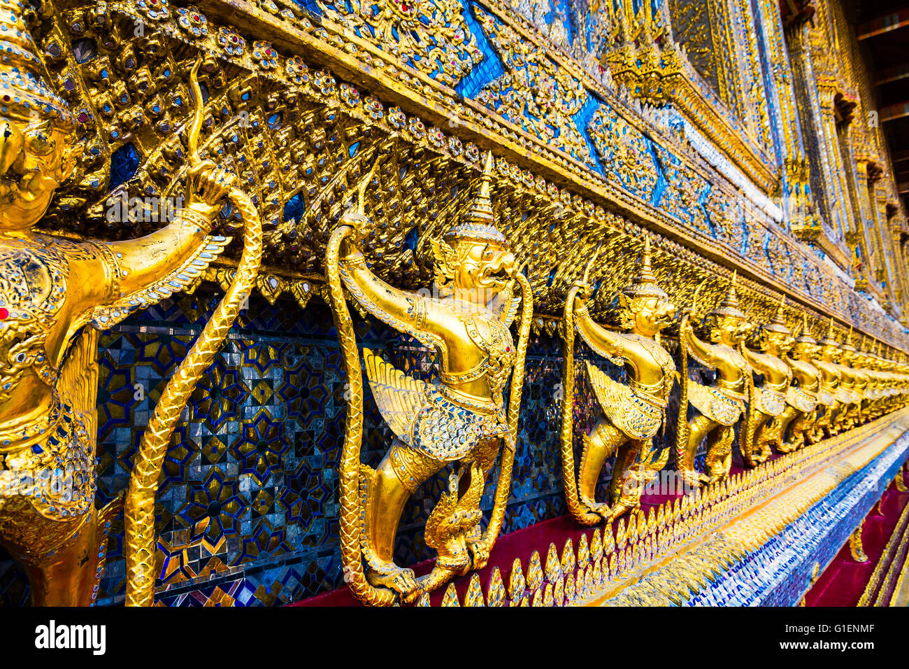 Golden garuda statues hi-res stock photography and images - Alamy