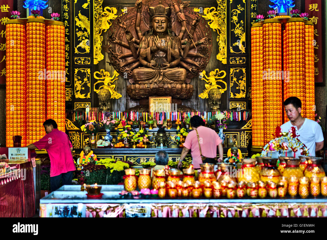 Buddhists worshipping hi-res stock photography and images - Alamy