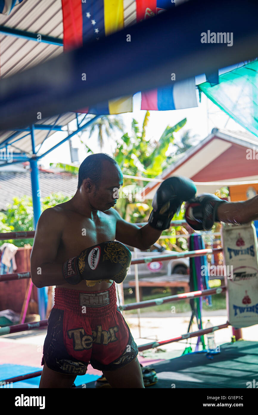 Traditional muay thai fight hi-res stock photography and images - Alamy