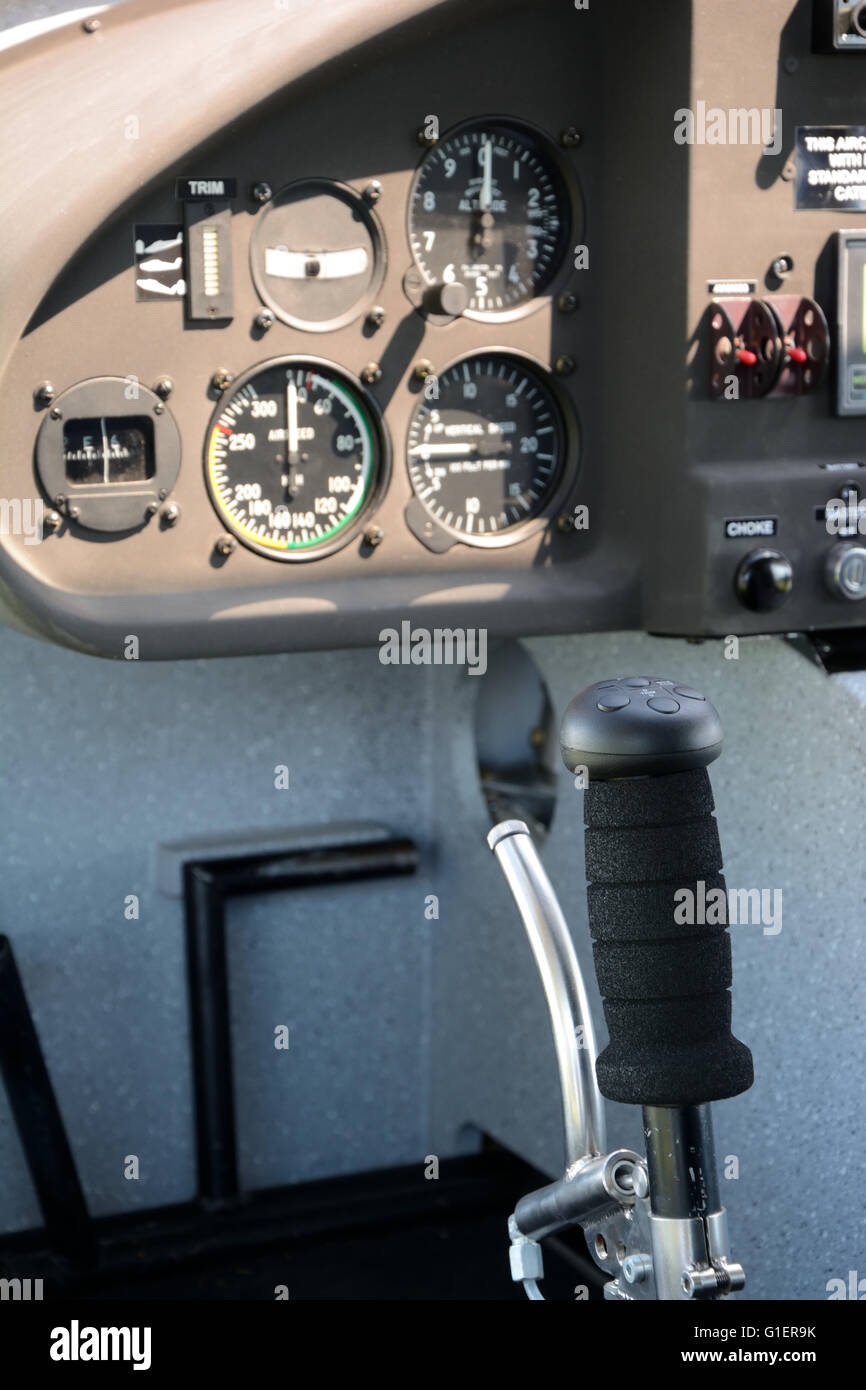 Airplane instruments hi-res stock photography and images - Alamy