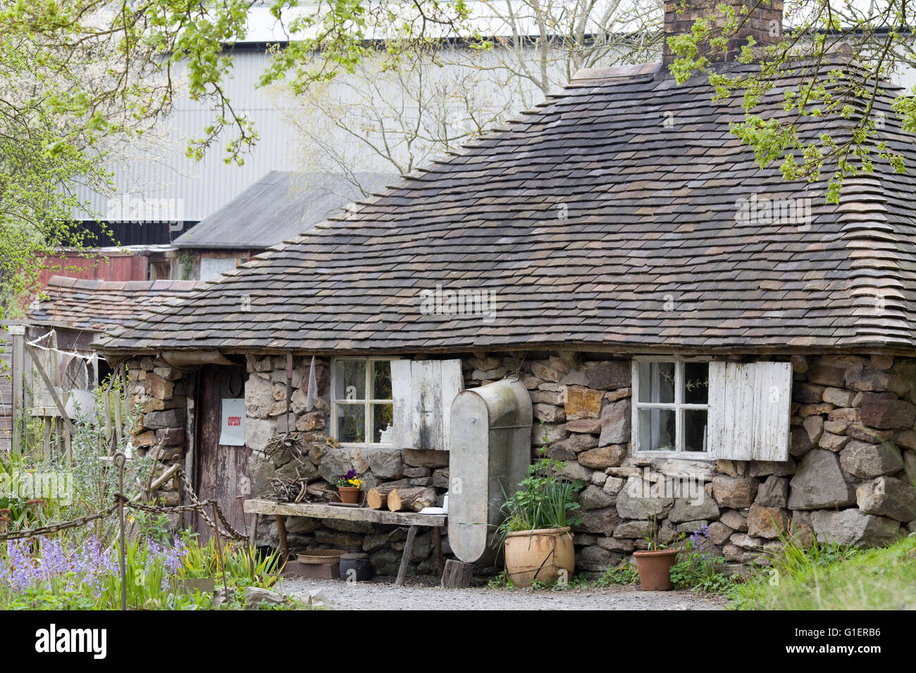 Old stone Victorian Dwellings Squatters Cottage Stock Photo - Alamy