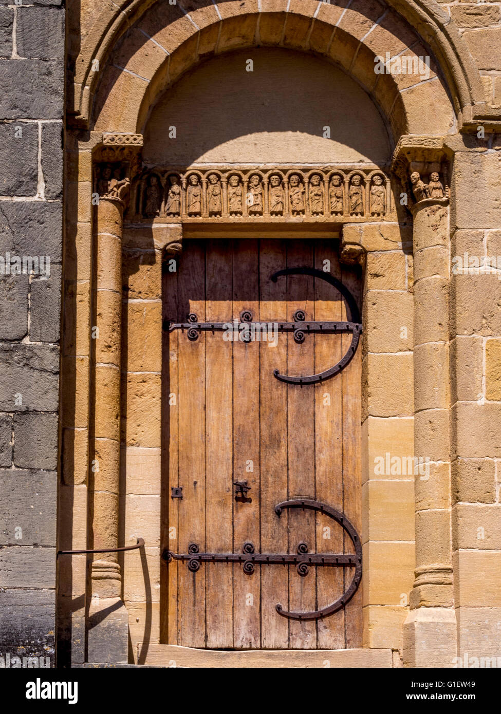 Romanesque church portal hi-res stock photography and images - Alamy