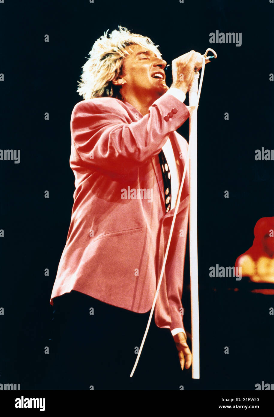Der britische Rock- und Popsänger Rod Stewart, 1990er Jahre. British ...
