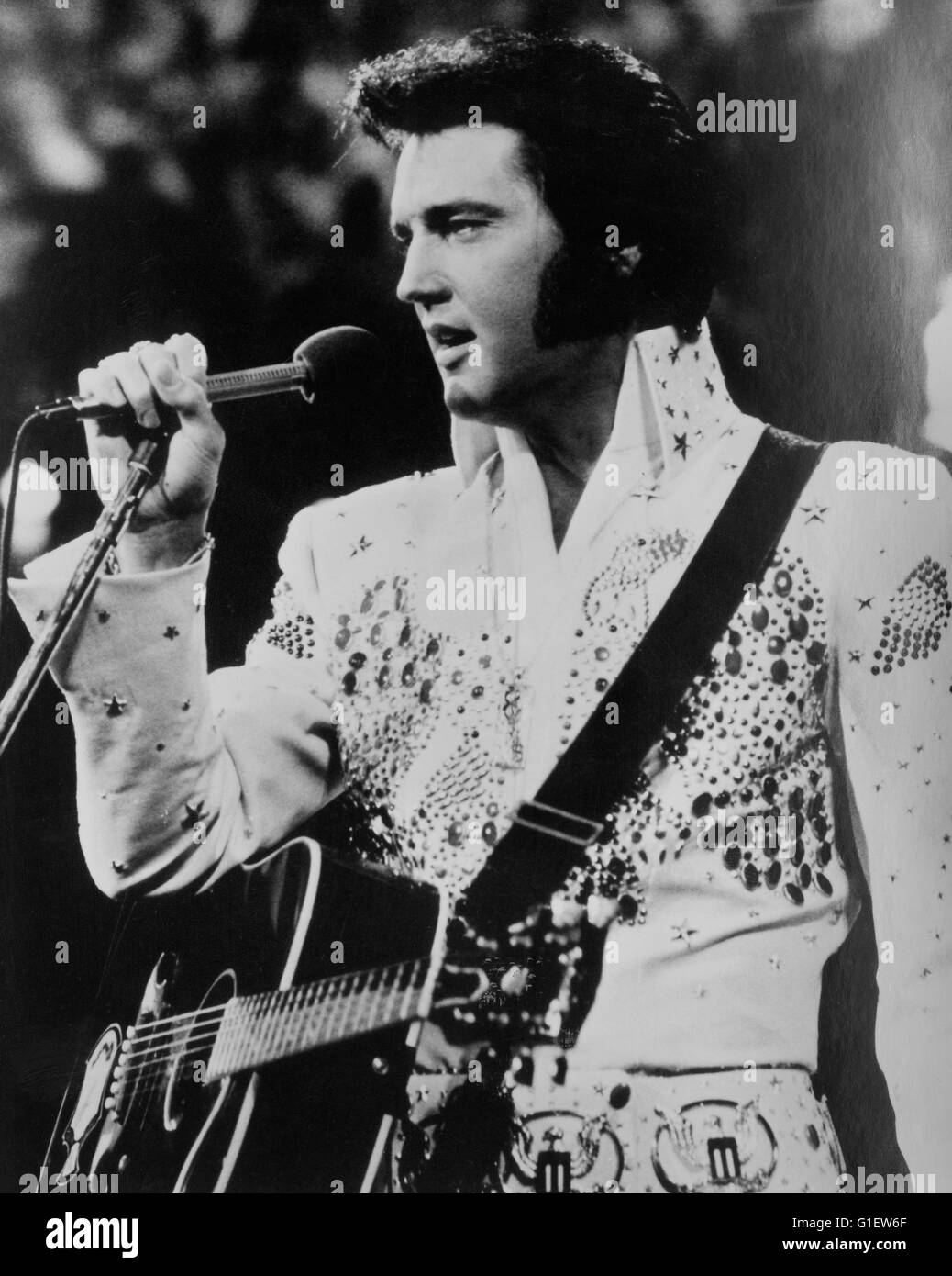 Elvis presley 1972 hi-res stock photography and images - Alamy