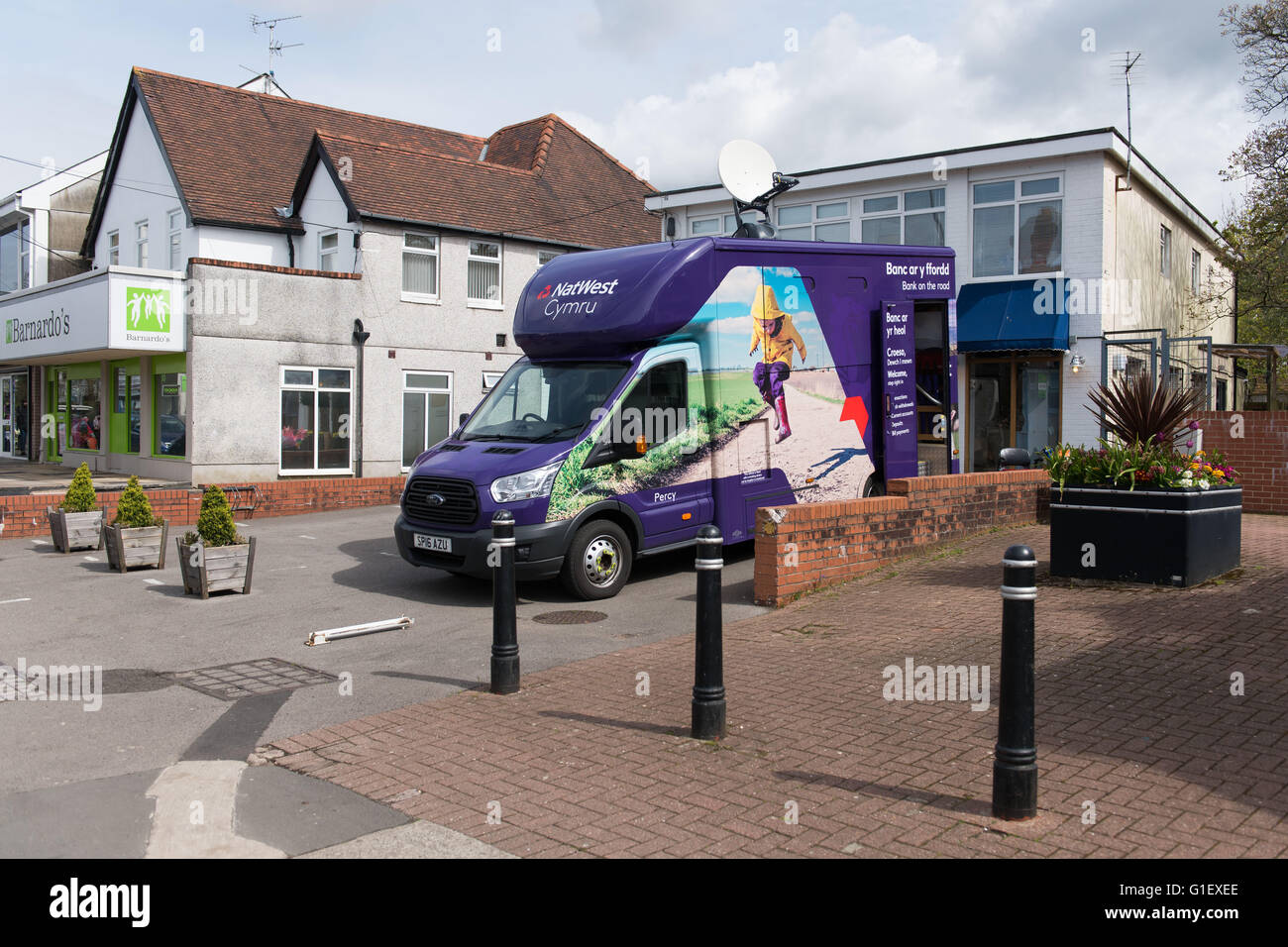 Natwest mobile bank branch van in Rhiwbina, Cardiff, south Wales Stock ...