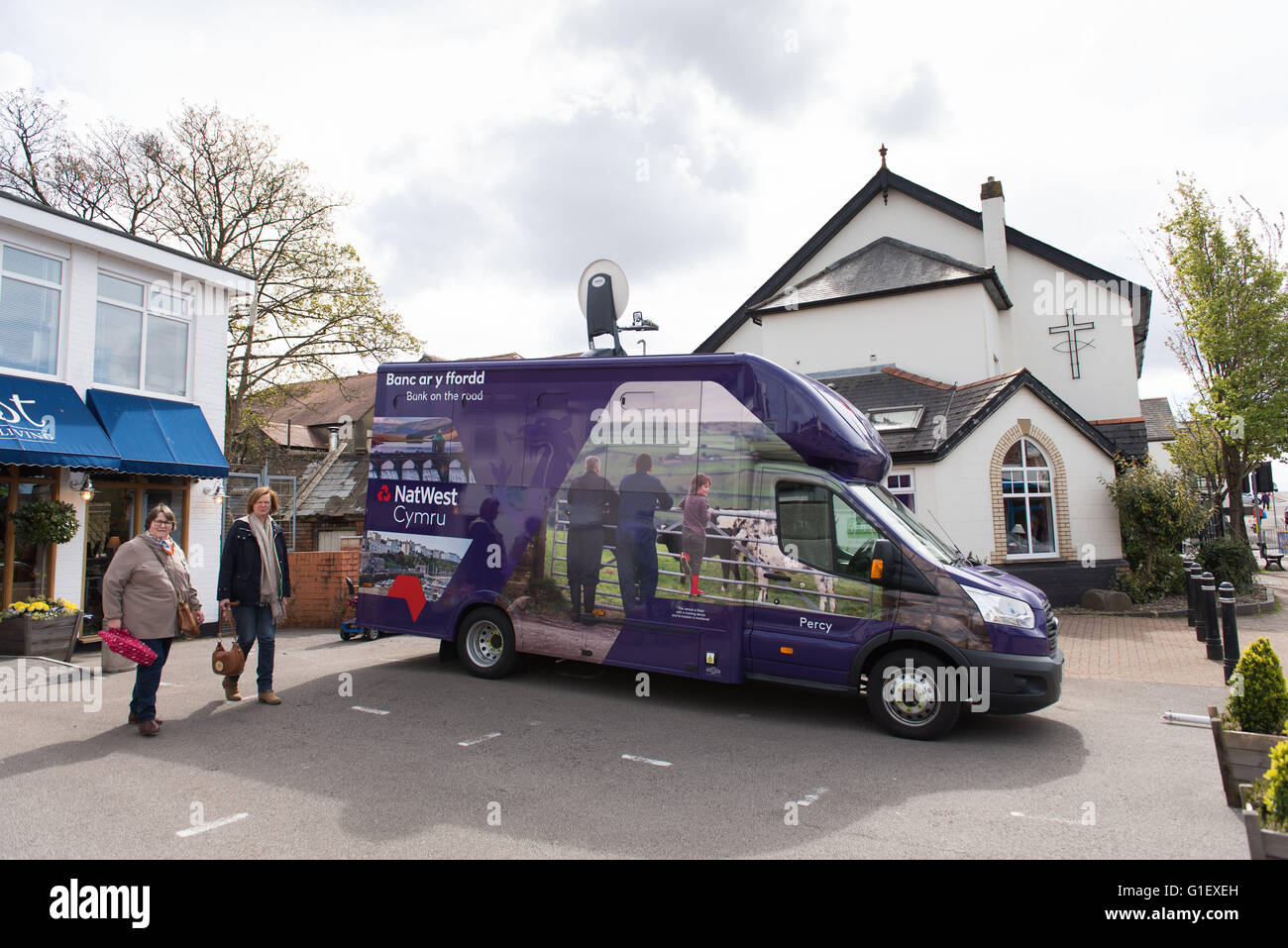 Natwest mobile bank branch van in Rhiwbina, Cardiff, south Wales Stock ...