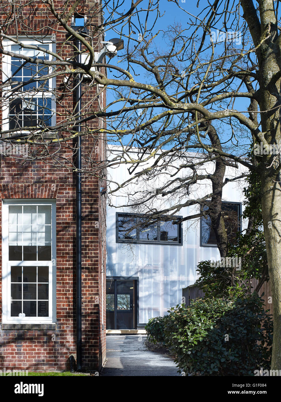 Exterior context graveney school hi-res stock photography and images ...
