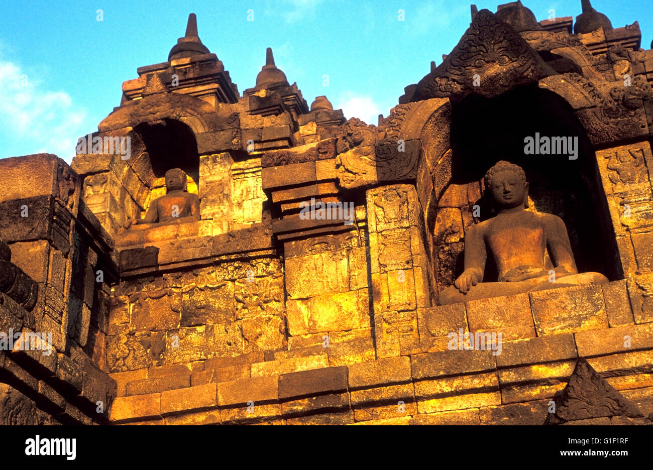 Borobudur java indonesia indonesian hi-res stock photography and images ...