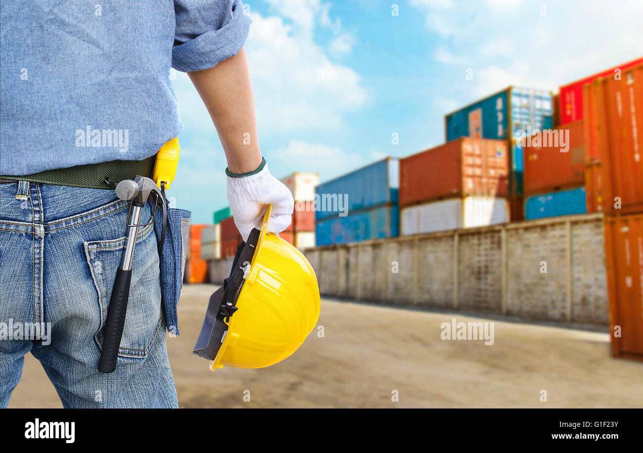 Port workers shipping container hi-res stock photography and images - Alamy