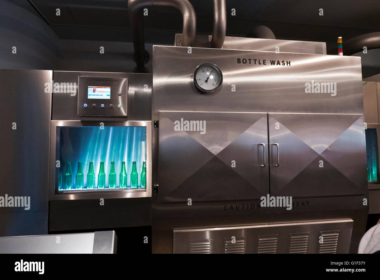 Heineken beer bottling hi-res stock photography and images - Alamy