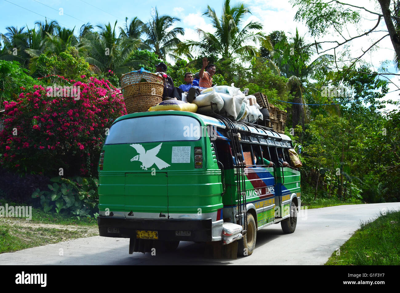 Overloaded bus hi-res stock photography and images - Alamy
