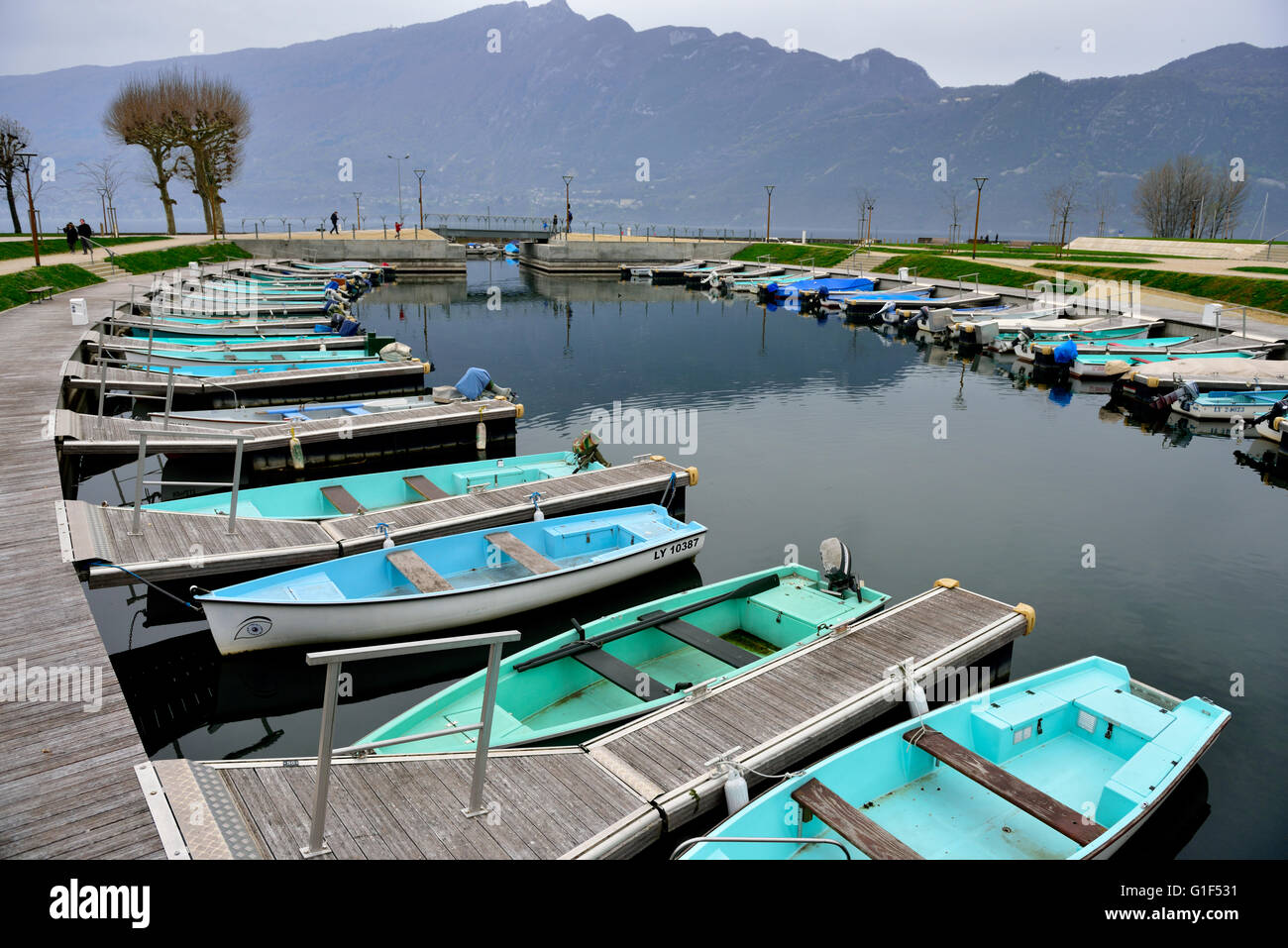 Small boats in harbour of Aix-les-Bains southeast France on Lake (Lac ...