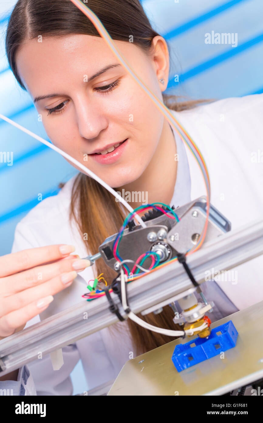 Using a 3d printer hi-res stock photography and images - Alamy