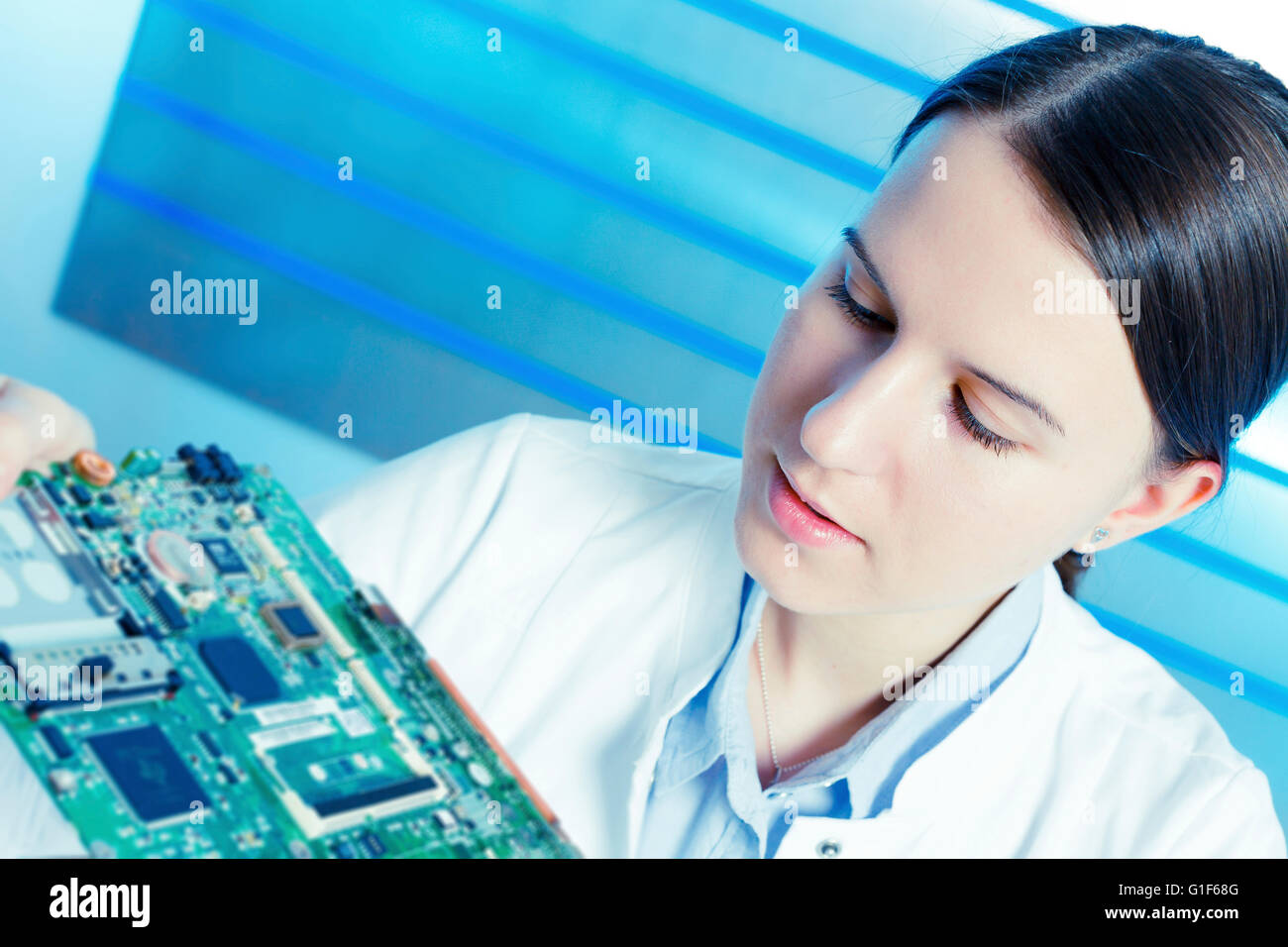 Electrical circuit engineer hi-res stock photography and images - Alamy