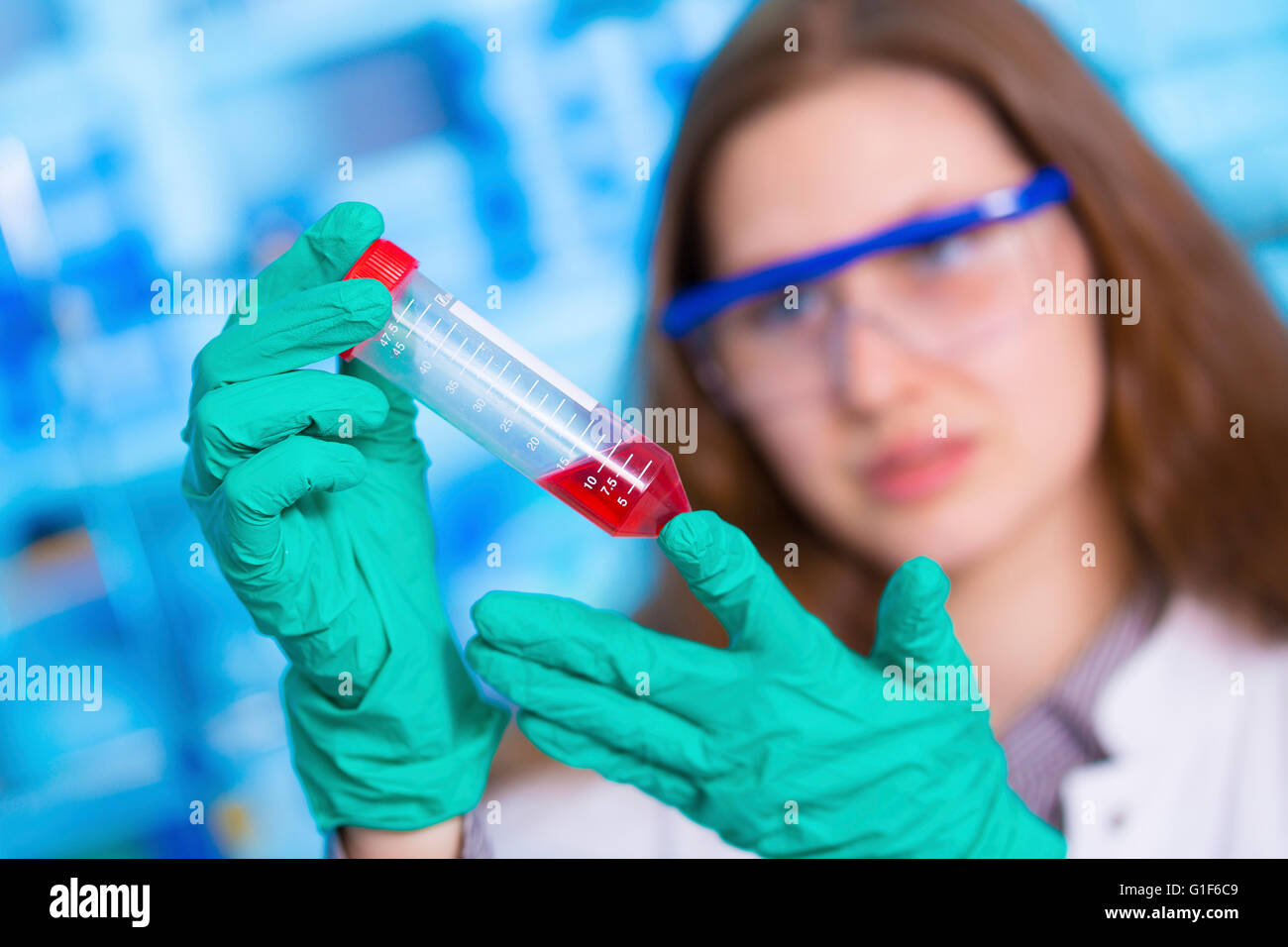 Safety syringe hi-res stock photography and images - Alamy