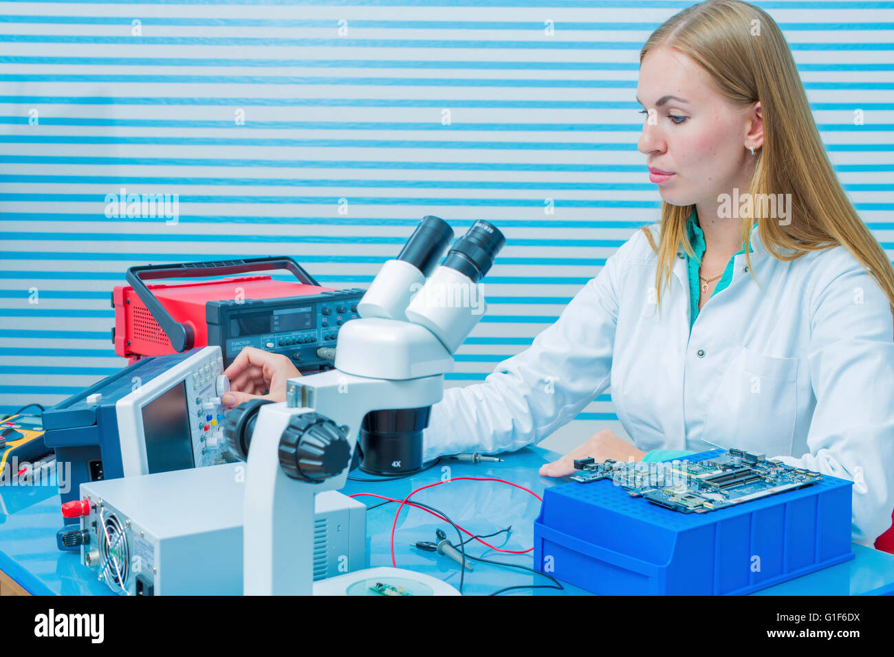 Pcb testing hi-res stock photography and images - Alamy