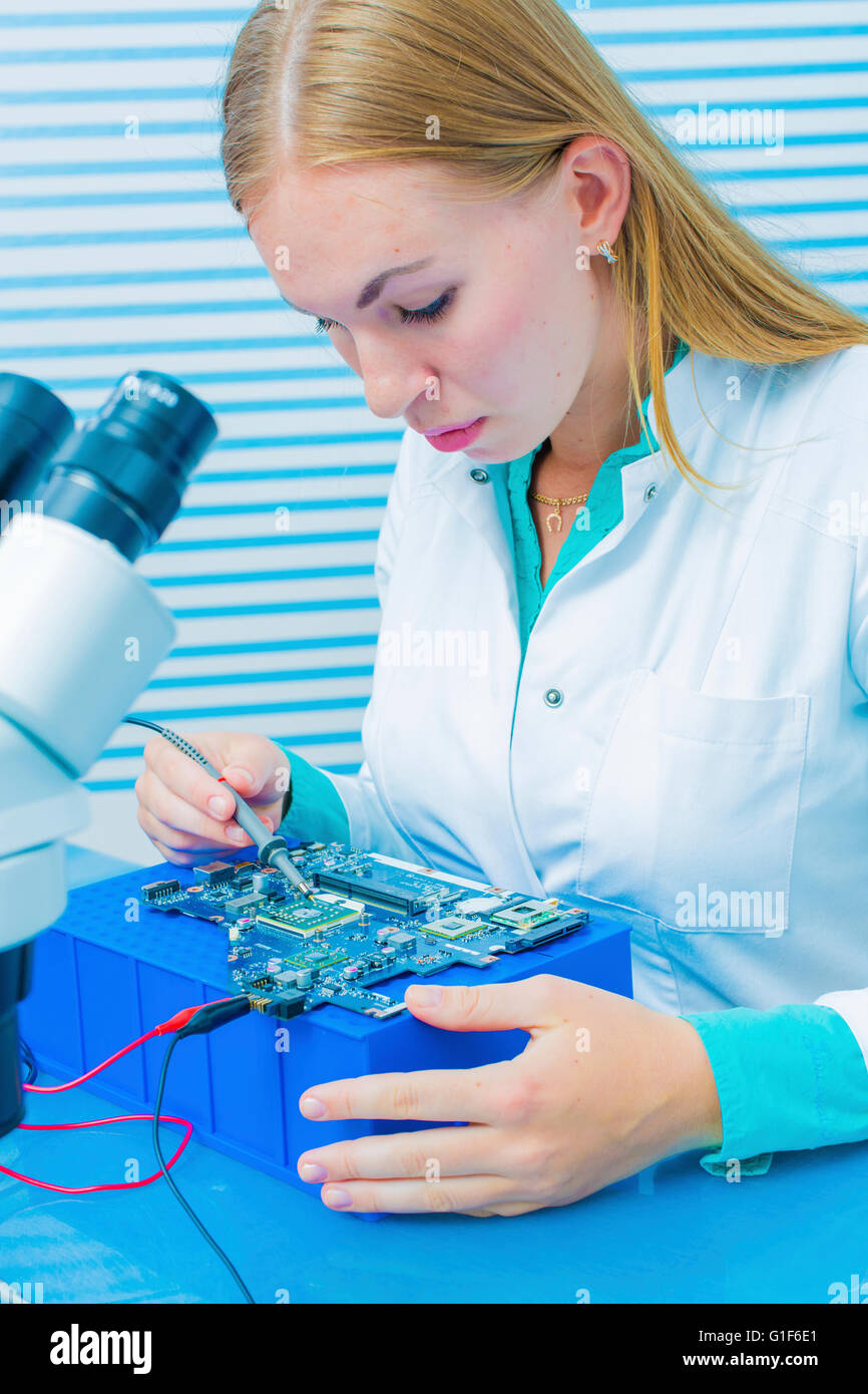 Pcb testing hi-res stock photography and images - Alamy