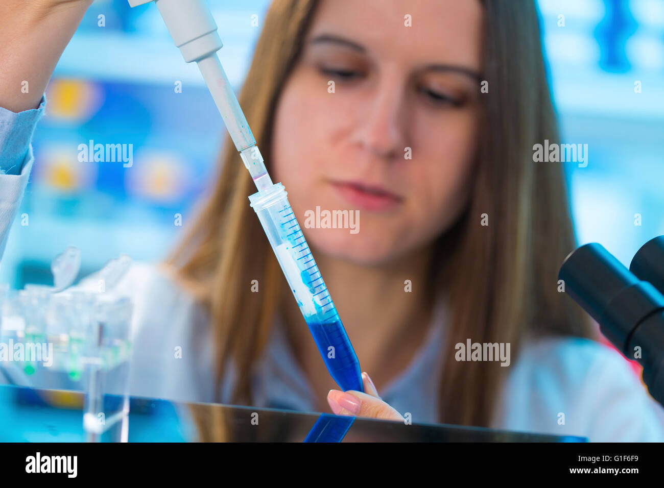 Using a test tube hi-res stock photography and images - Alamy
