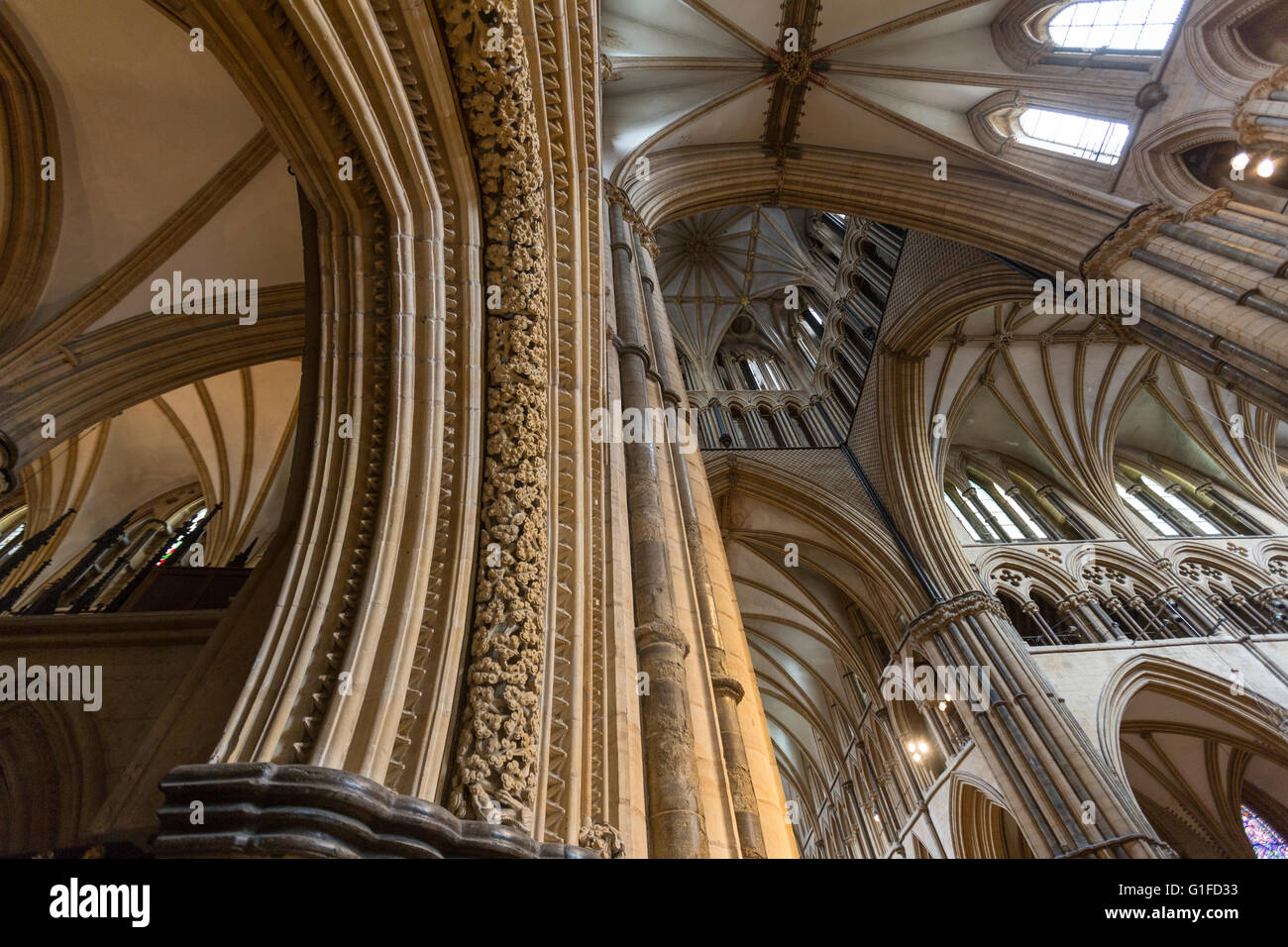 Lincoln cathedral central tower hi-res stock photography and images - Alamy
